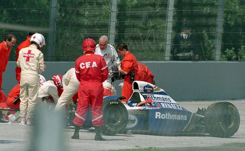 Verwunderlich Unfall Von Ayrton Senna Bild