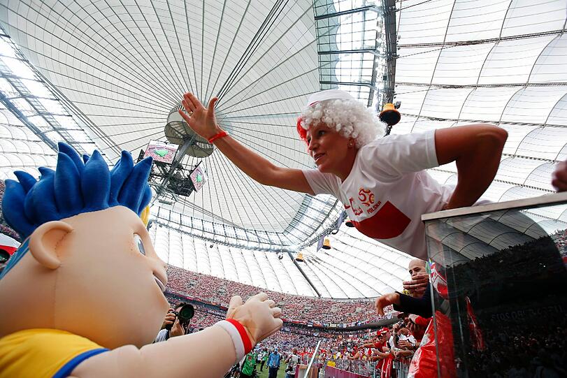 Die Fans kommen! Verrückte Kostüme, wilde Typen | Abendzeitung München