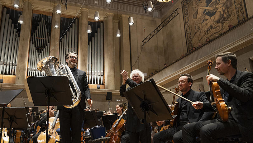 Risikofreude und Lust am Experiment: Simon Rattle dirigiert die musica viva | Abendzeitung München