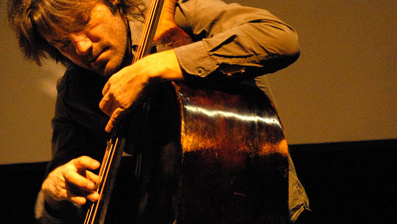 Bassist Mats Eilertsen in der Unterfahrt: Hinter dem Offensichtlichen ...