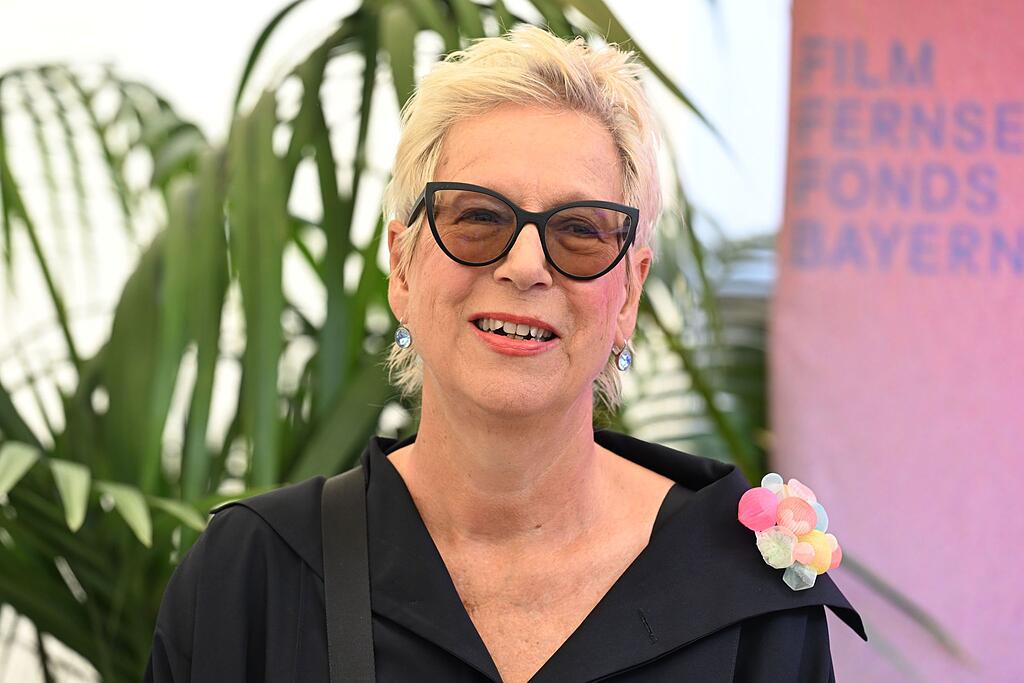 Einsames Leben mit Pflegeroboter – Doris Dörrie dreht wieder ...