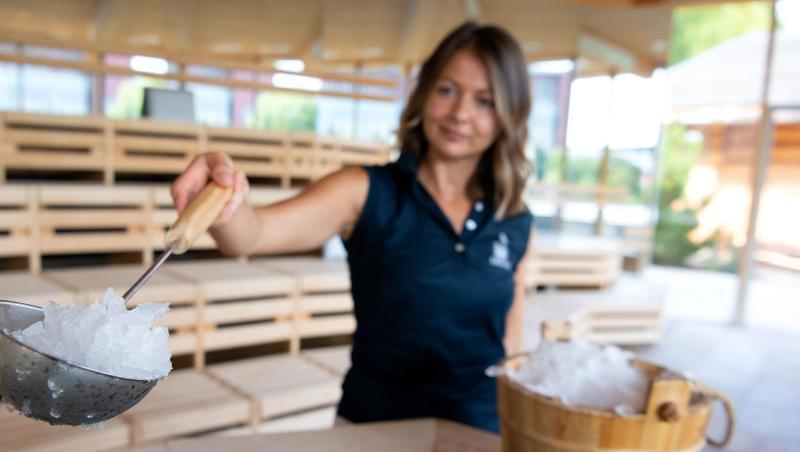 Hartgesottene schwitzen bei über 30 Grad in der Sauna | Abendzeitung München