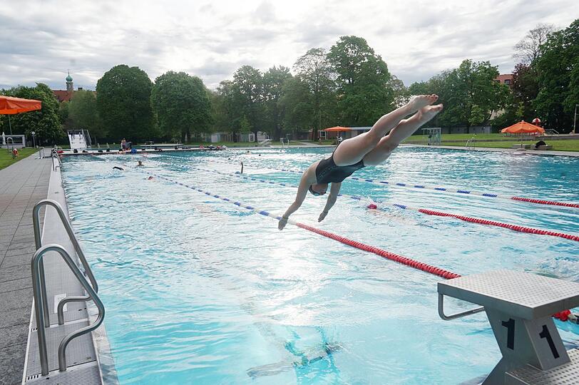 München taucht ab: So lief die Schwimmbad-Eröffnung am Freitag ...