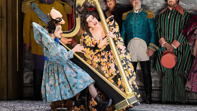 (AZ+) Slapstick und Türenchaos: Barrie Kosky feiert in „Il viaggio a ...
