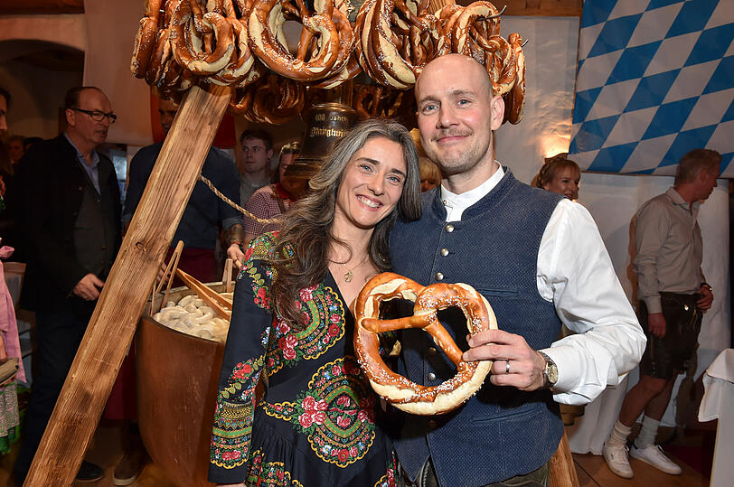 Promis in Trachtenlaune auf der Weißwurstparty im Stanglwirt ...