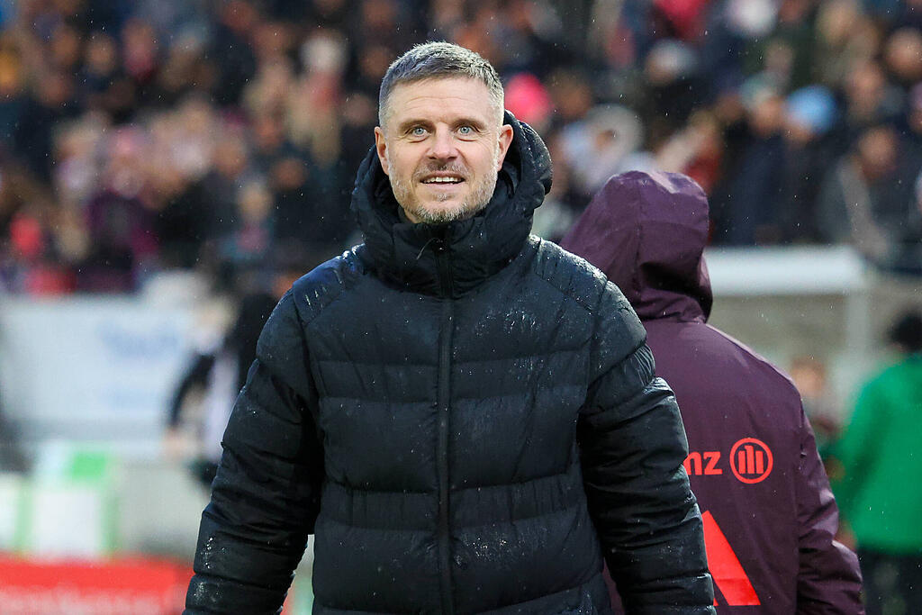 Paukenschlag: Alexander Straus verlässt FC-Bayern-Frauen | Abendzeitung ...