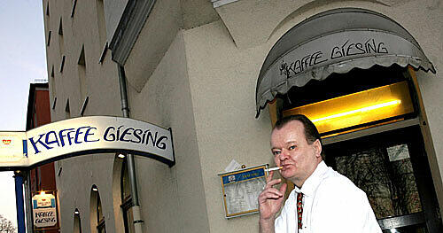 Rauchverbot: Kaffee Giesing in großer Not | Abendzeitung München