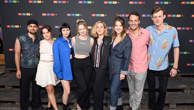 RTL-Serie feiert Weltpremiere: "Gute Freunde – Der Aufstieg des FC ...