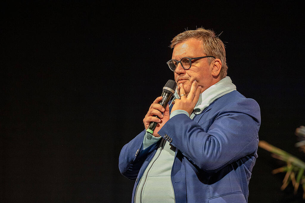 TV-Job für Hape Kerkeling: Auch Ehemann spielt wichtige Rolle | Abendzeitung München