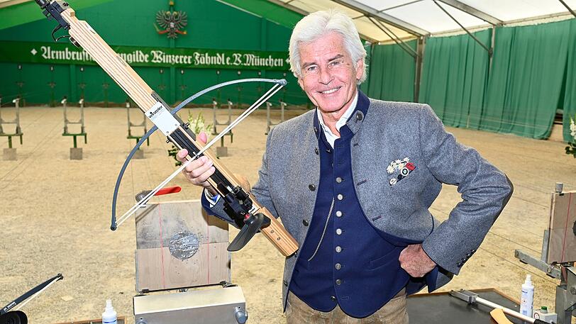 BMW-Armbrustschießen auf der Wiesn: Wenn Promis voll ins Schwarze ...