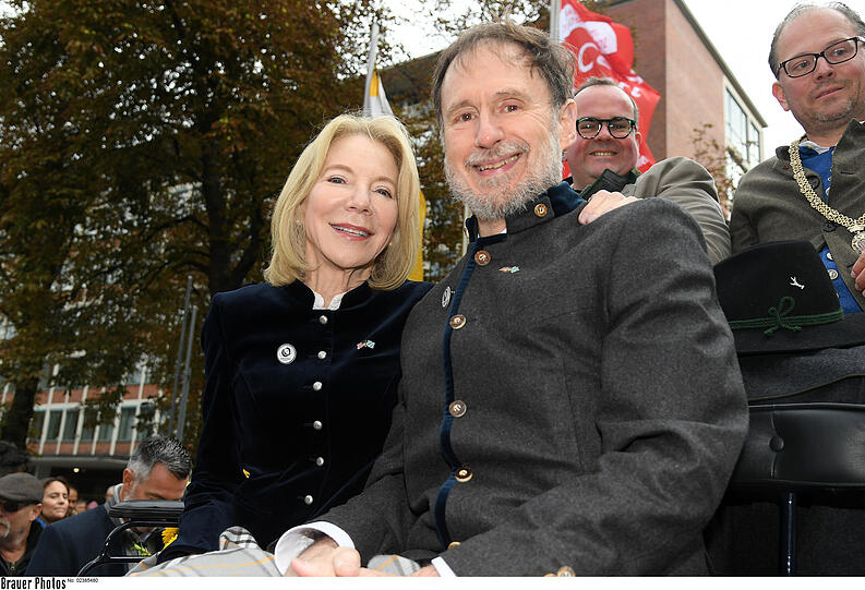 Ozapft is! – Diese Promis feiern auf der Wiesn | Abendzeitung München