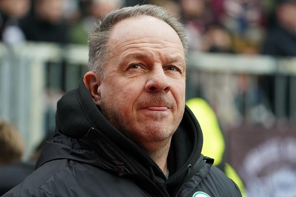 Blaue Karte? Fürther Trainer Zorniger skeptisch | Abendzeitung München